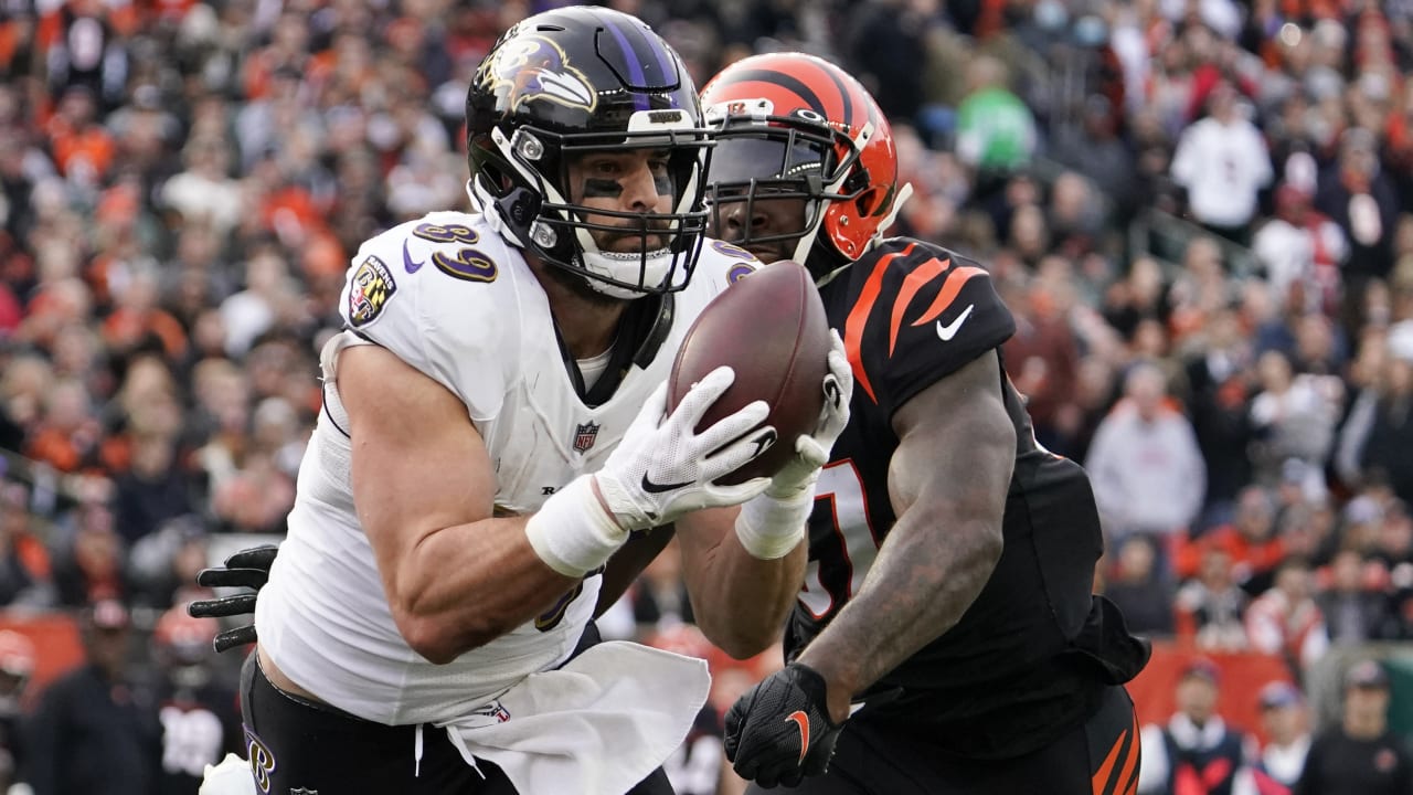 Baltimore Ravens quarterback Josh Johnson lofts 25-yard beauty to tight ...