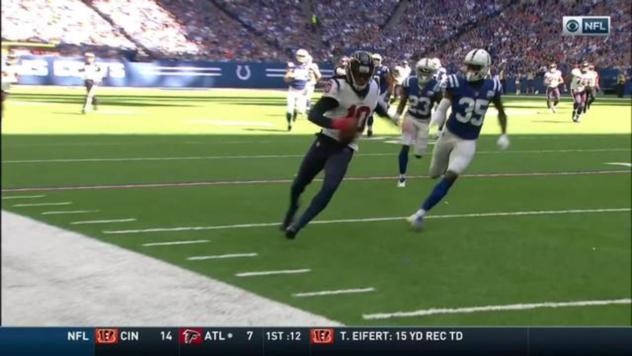 Deshaun Watson hits Hopkins on the run for 30-yard gain