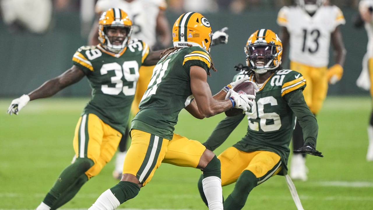 Green Bay Packers cornerback Eric Stokes picks off Pittsburgh Steelers ...