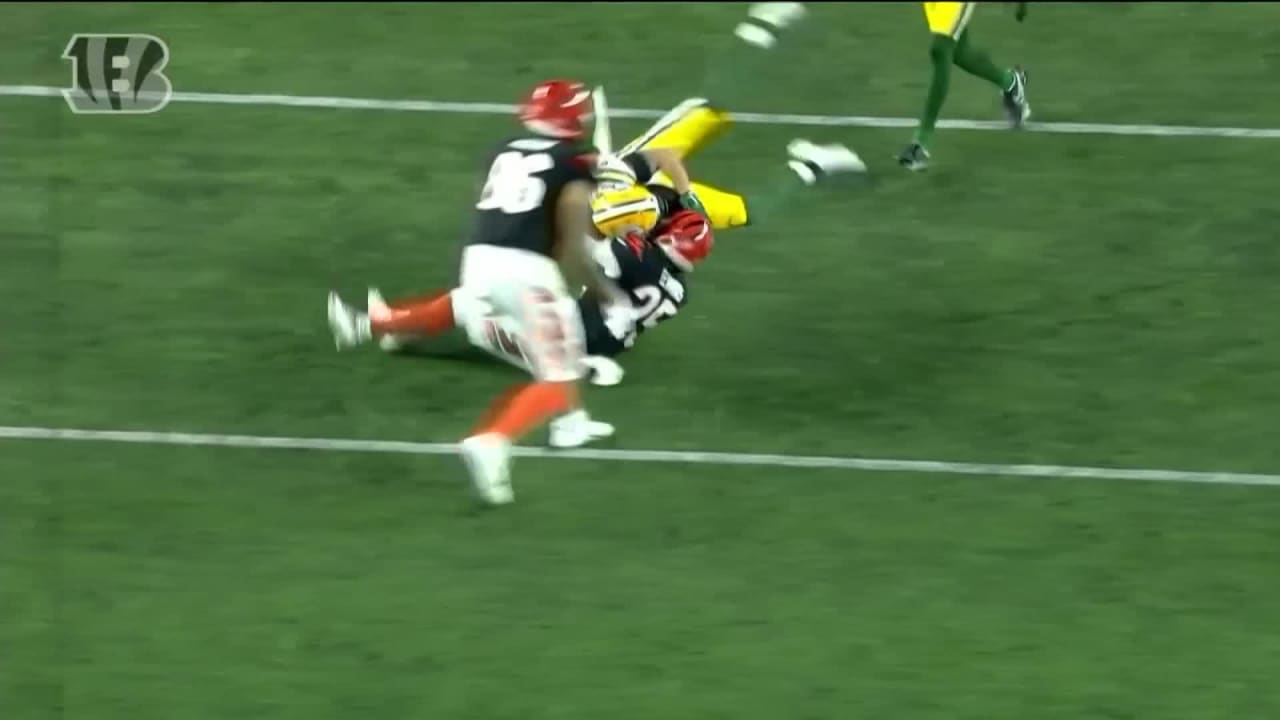 Green Bay Packers safety Dallin Leavitt secures INT of Cincinnati ...