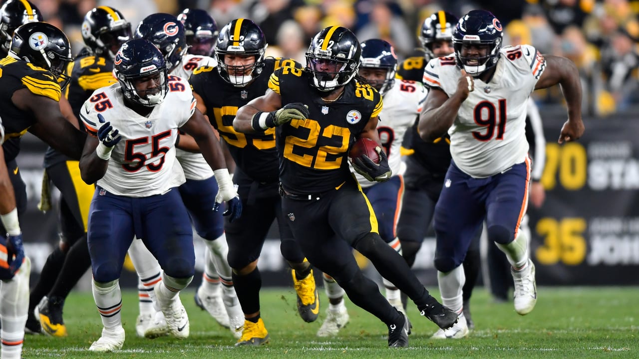 Pittsburgh Steelers running back Najee Harris shows Baltimore Ravens ... Pittsburgh Steelers running back Najee Harris shows Baltimore Ravens ...
