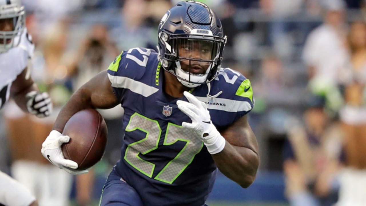 Mike Davis punches in 1-yard touchdown to cap off drive to end half