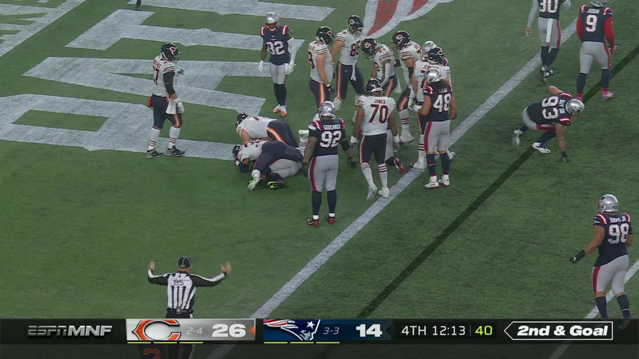 Chicago Bears running back Montgomery powers into end zone for goal-line TD