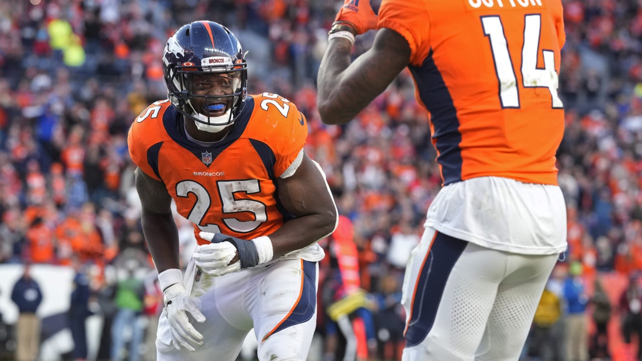 Denver Broncos running back Melvin Gordon scores second rushing TD vs ...