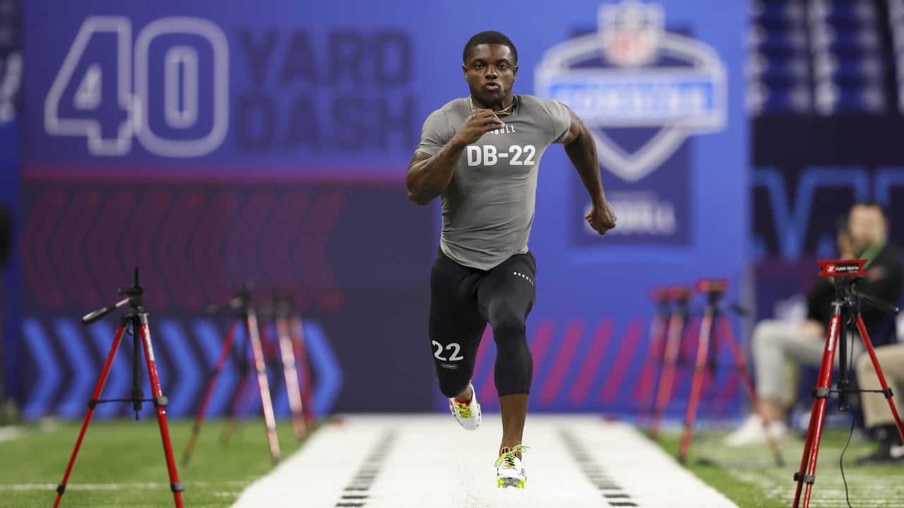 Cornerback Clark Phillips III runs official 4.51-second 40-yard dash at ...