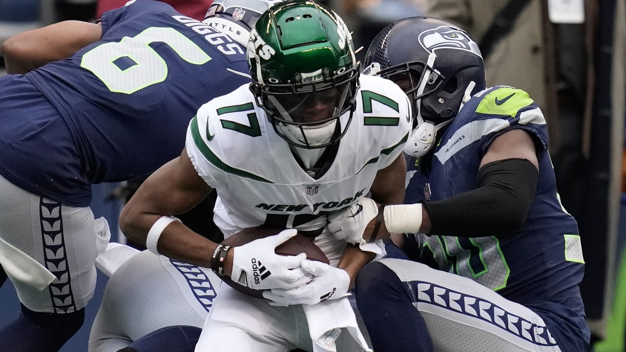 Seattle Seahawks defensive back Quandre Diggs plays center field ...