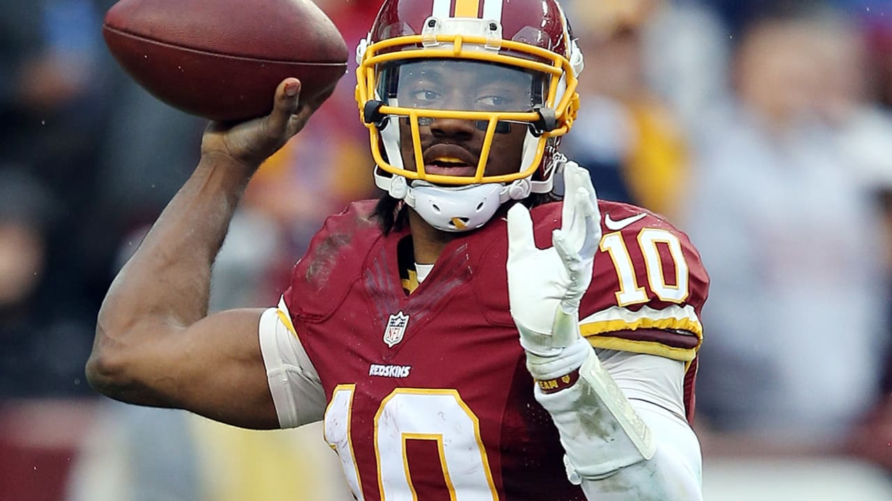 Former Redskins QB Robert Griffin III visits Browns