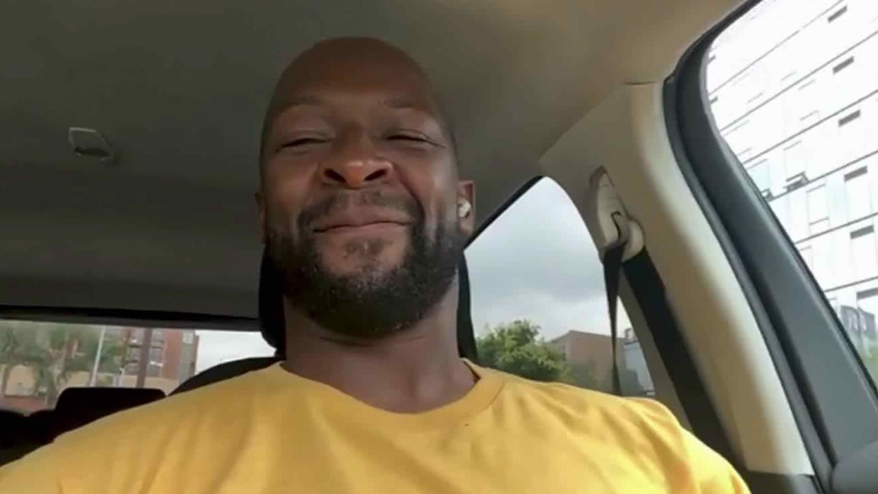 Former Kansas City Chiefs kick returner, wide receiver Dante Hall ...