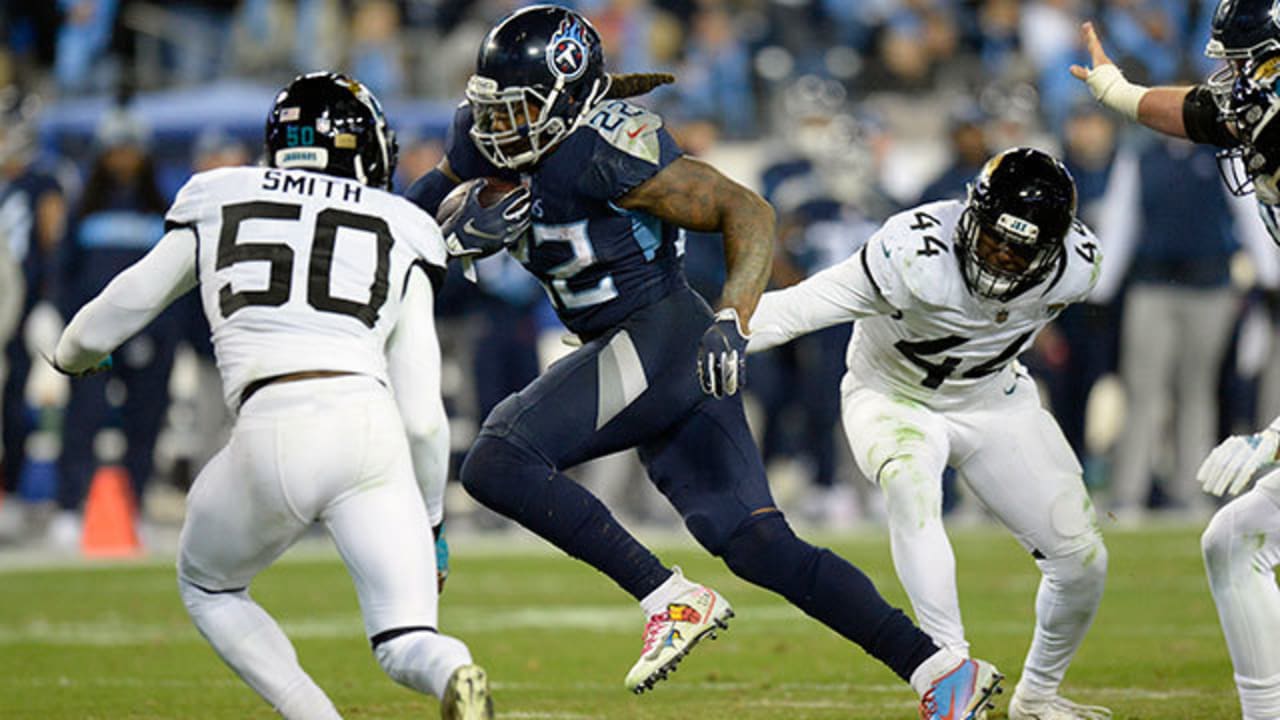 Henry bruises his way to 15 yards on wildcat counter play