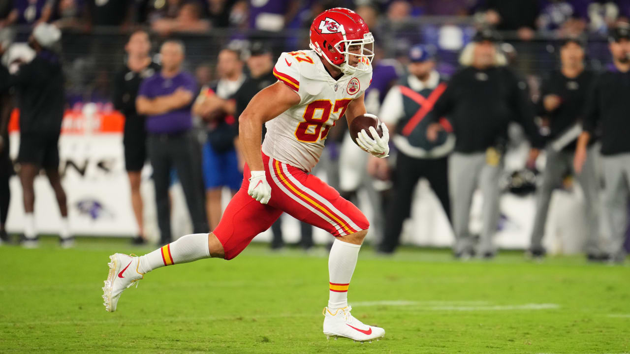 Can't-Miss Play: Can't catch Kelce! Kansas City Chiefs tight end Travis ...