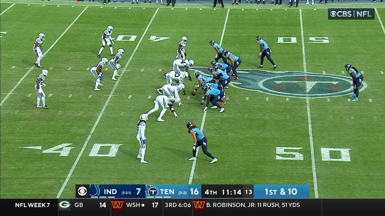 Tennessee Titans quarterback Ryan Tannehill's end-around handoff to ...