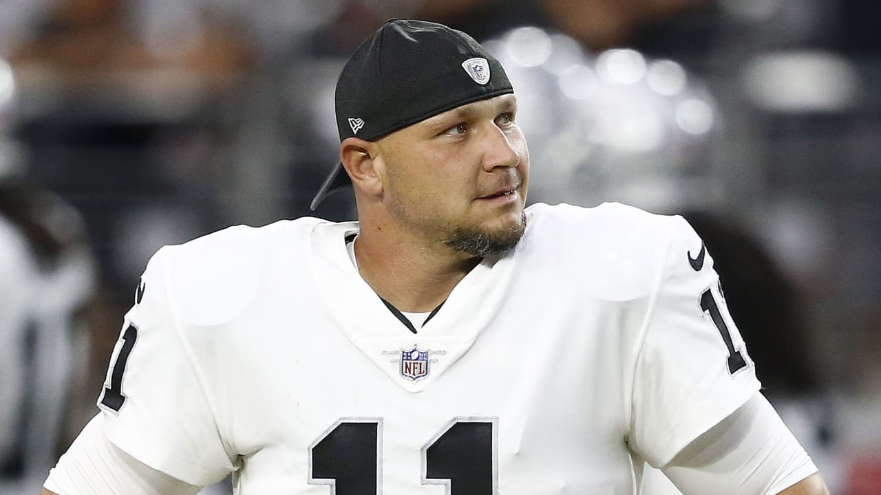 Janikowski's back issue forces Raiders to try kickers