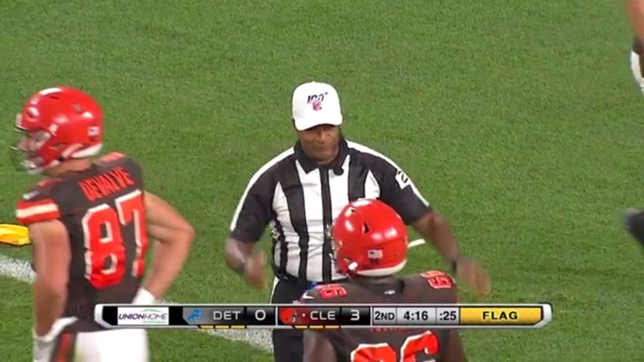 Holding call on Browns results in odd safety