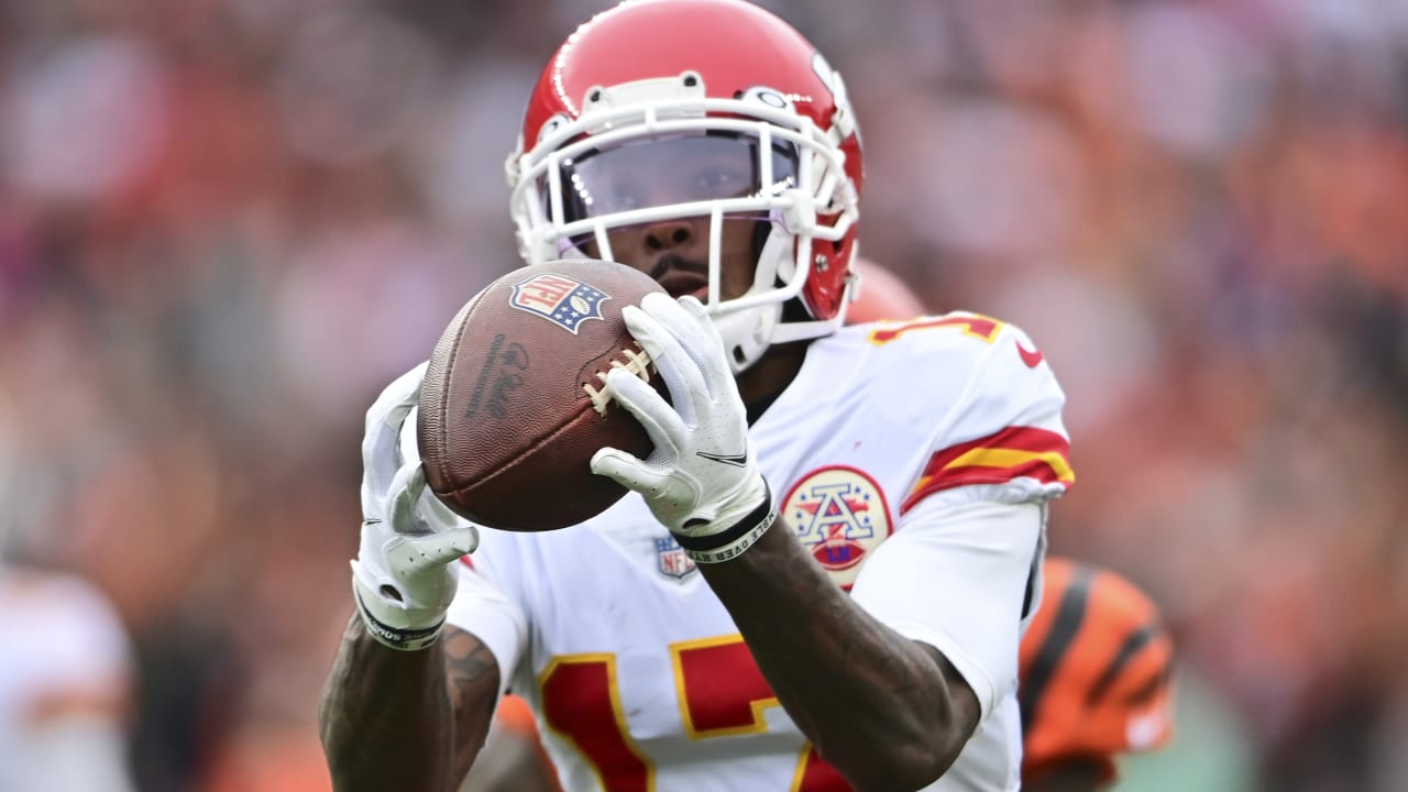 Kansas City Chiefs quarterback Patrick Mahomes' 53-yard launch to wide ...