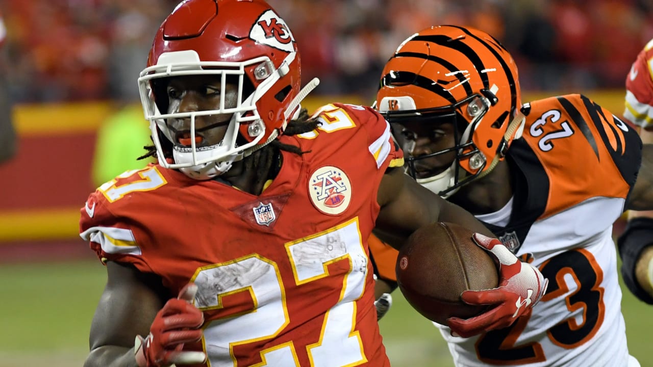 Kareem Hunt shines in Kansas City Chiefs' blowout victory