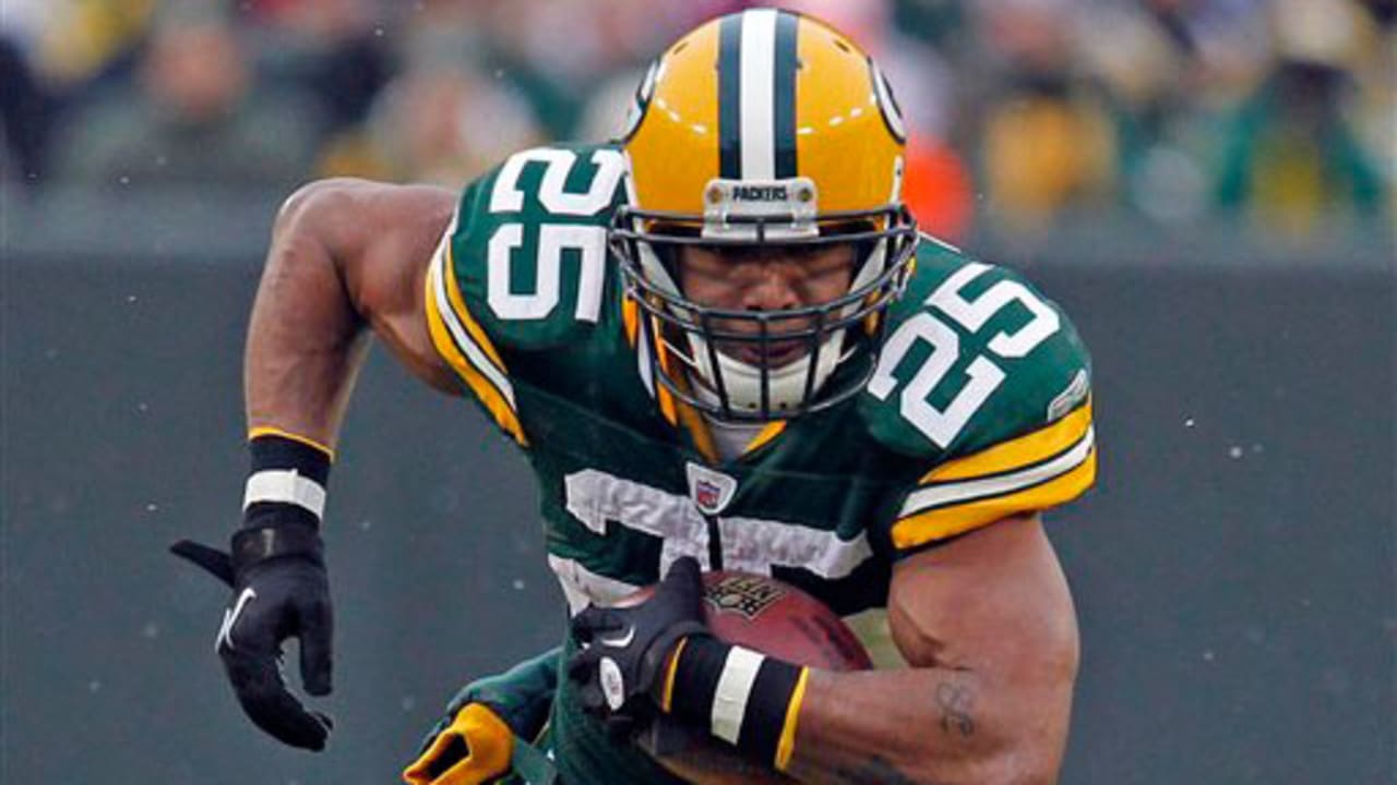 Ryan Grant signs split contract with Green Bay Packers