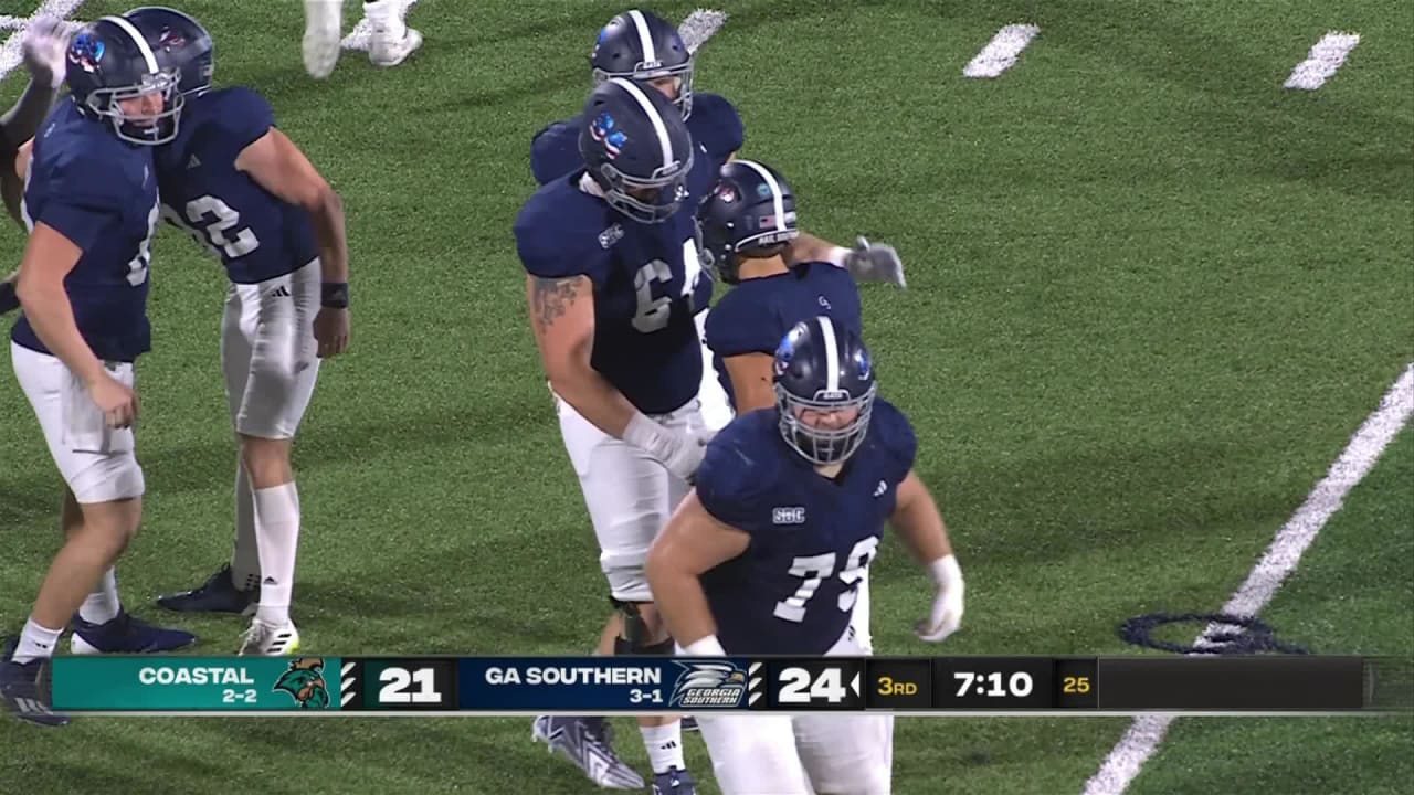 Georgia Southern Eagles kicker Michael Lance's 45-yard FG splits the ...