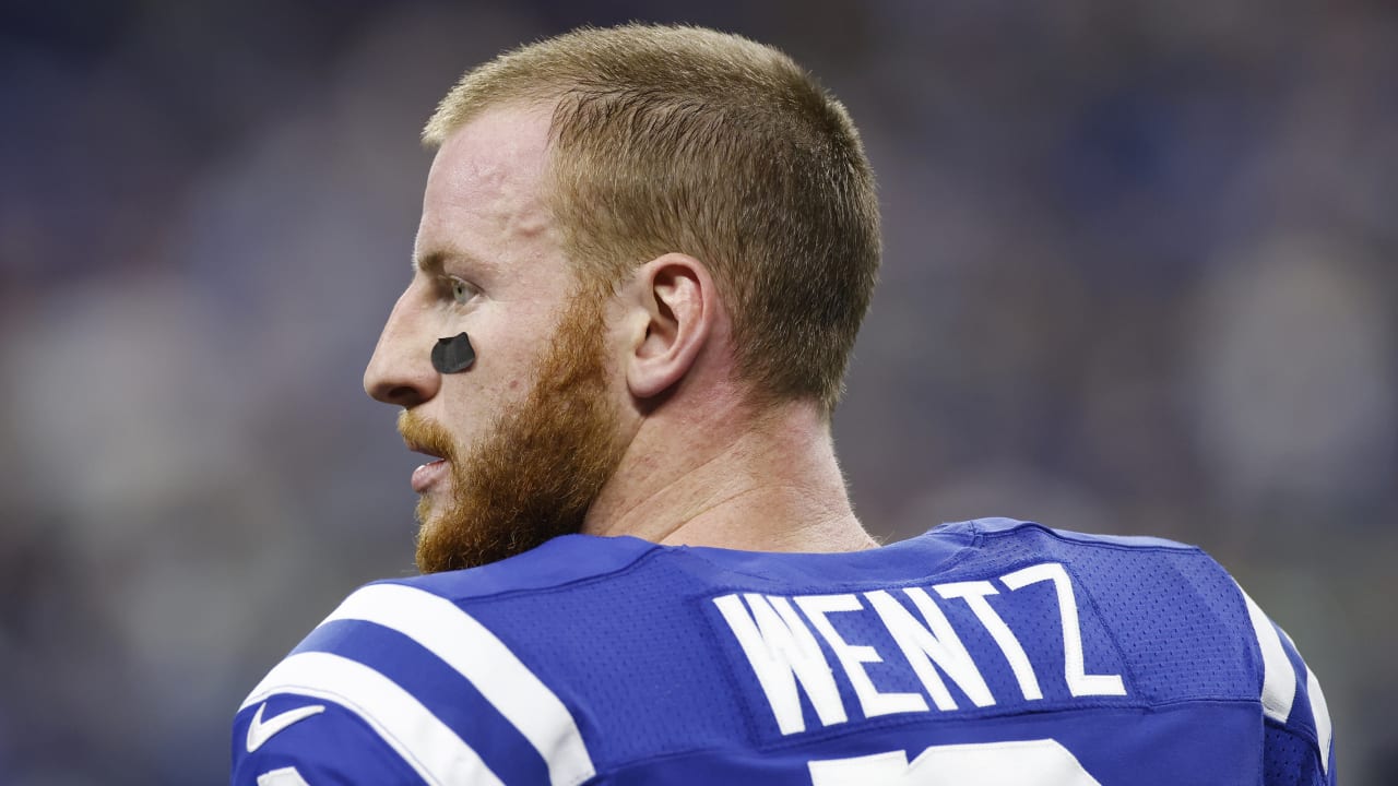 NFL Network's Mike Garafolo reports that under new COVID-19 protocols, unvaccinated Wentz could ...