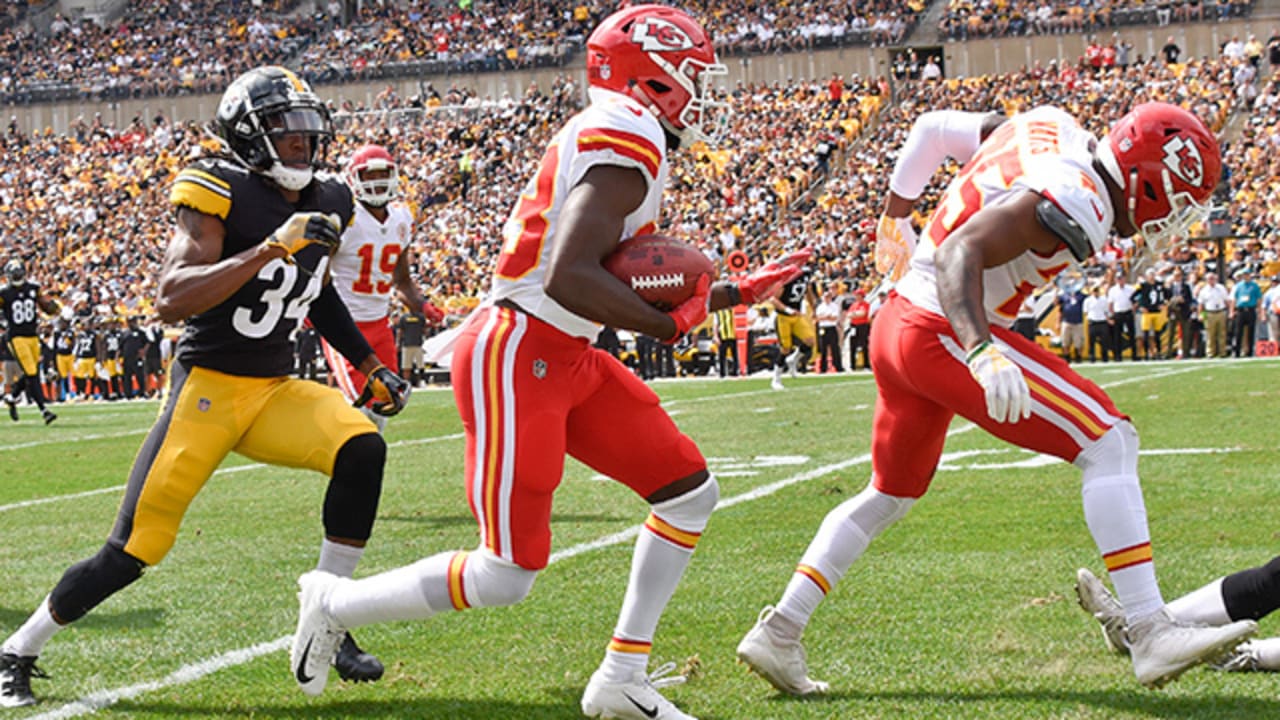 De'Anthony Thomas gains 31 yards on unusual punt return