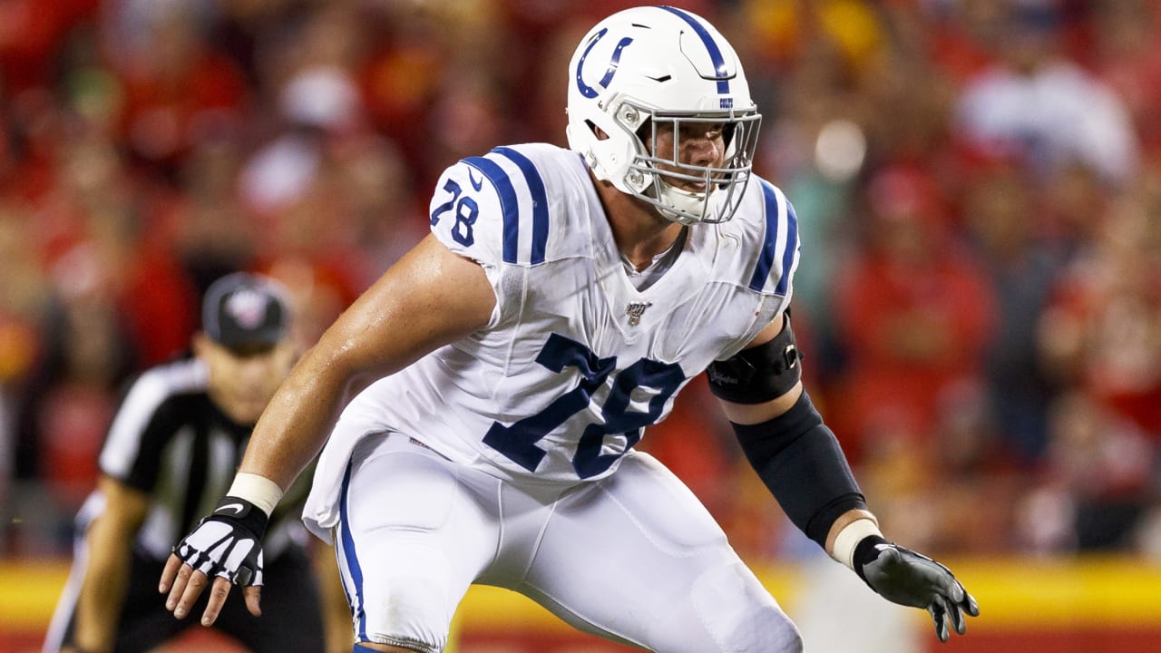 Colts sign Ryan Kelly to four-year, $50 million contract extension
