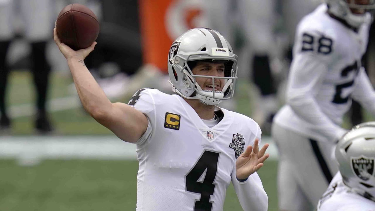 Las Vegas Raiders quarterback Derek Carr lasers touchdown pass to tight ...