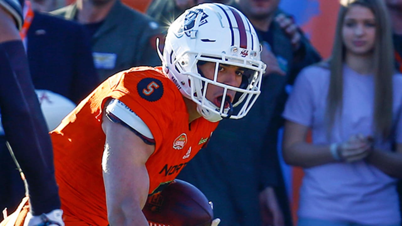 Andy Isabella tightropes the sideline for 23-yard catch and run