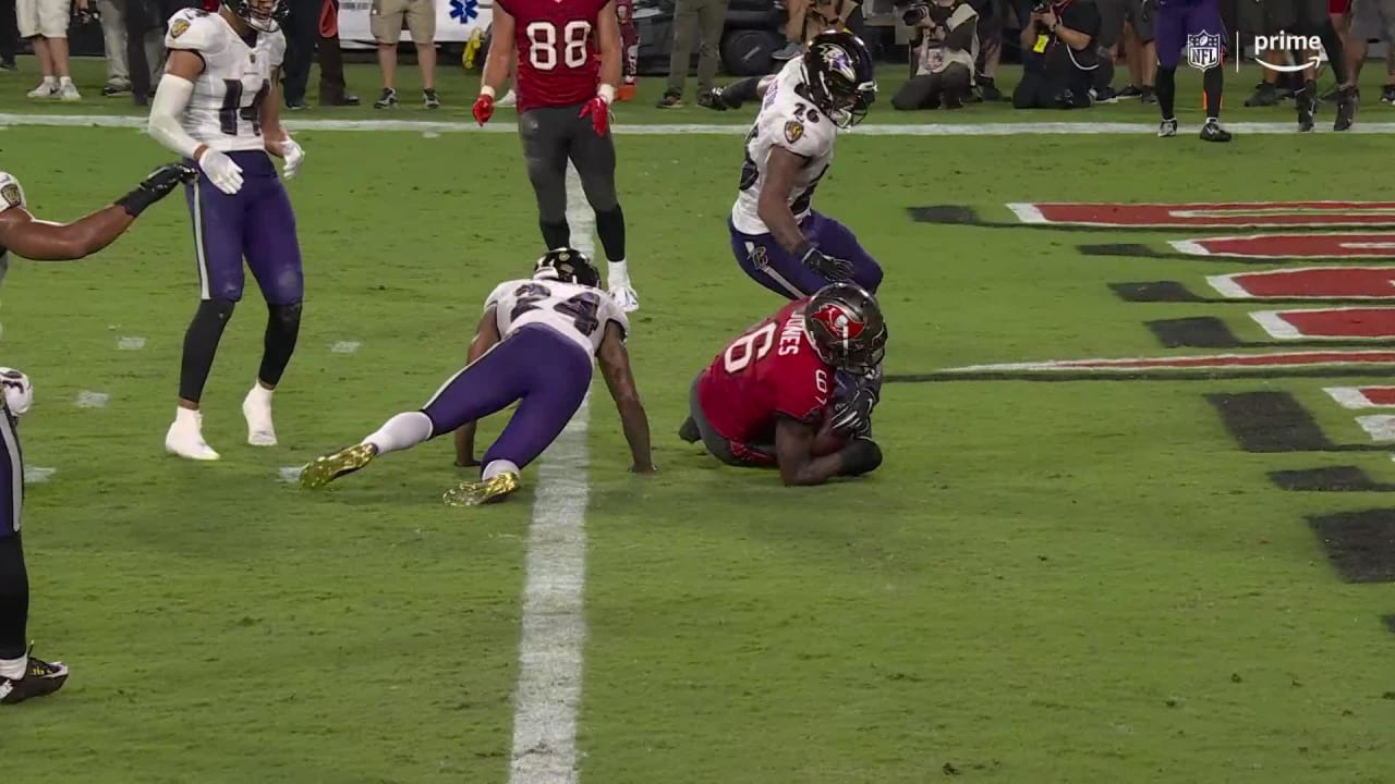 Tampa Bay Buccaneers wide receiver Julio Jones powers through defenders ...