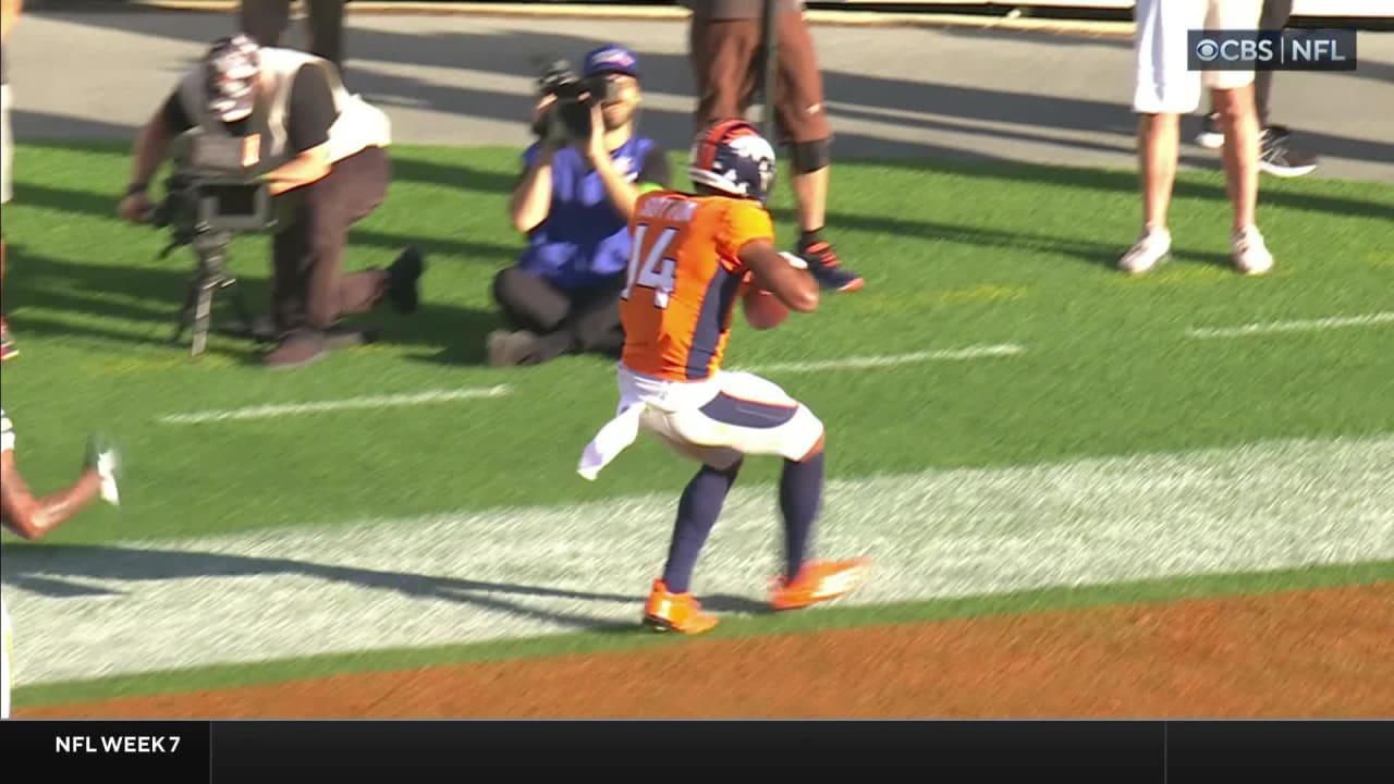 Denver Broncos quarterback Russell Wilson dots wide receiver Courtland ...