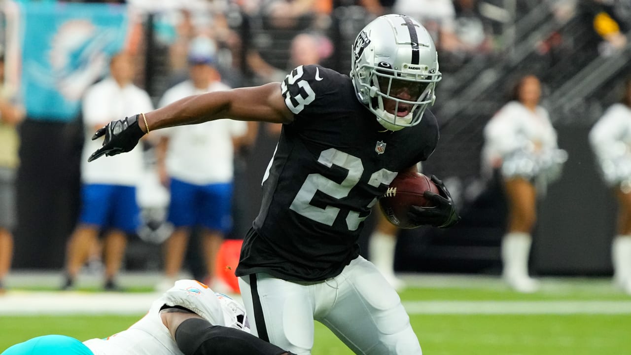 Las Vegas Raiders running back Kenyan Drake's catch and run puts the ...