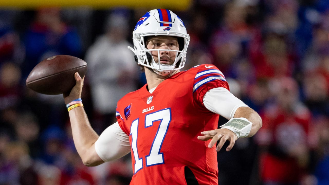 Can't-Miss Play: Buffalo Bills quarterback Josh Allen enters backyard ...
