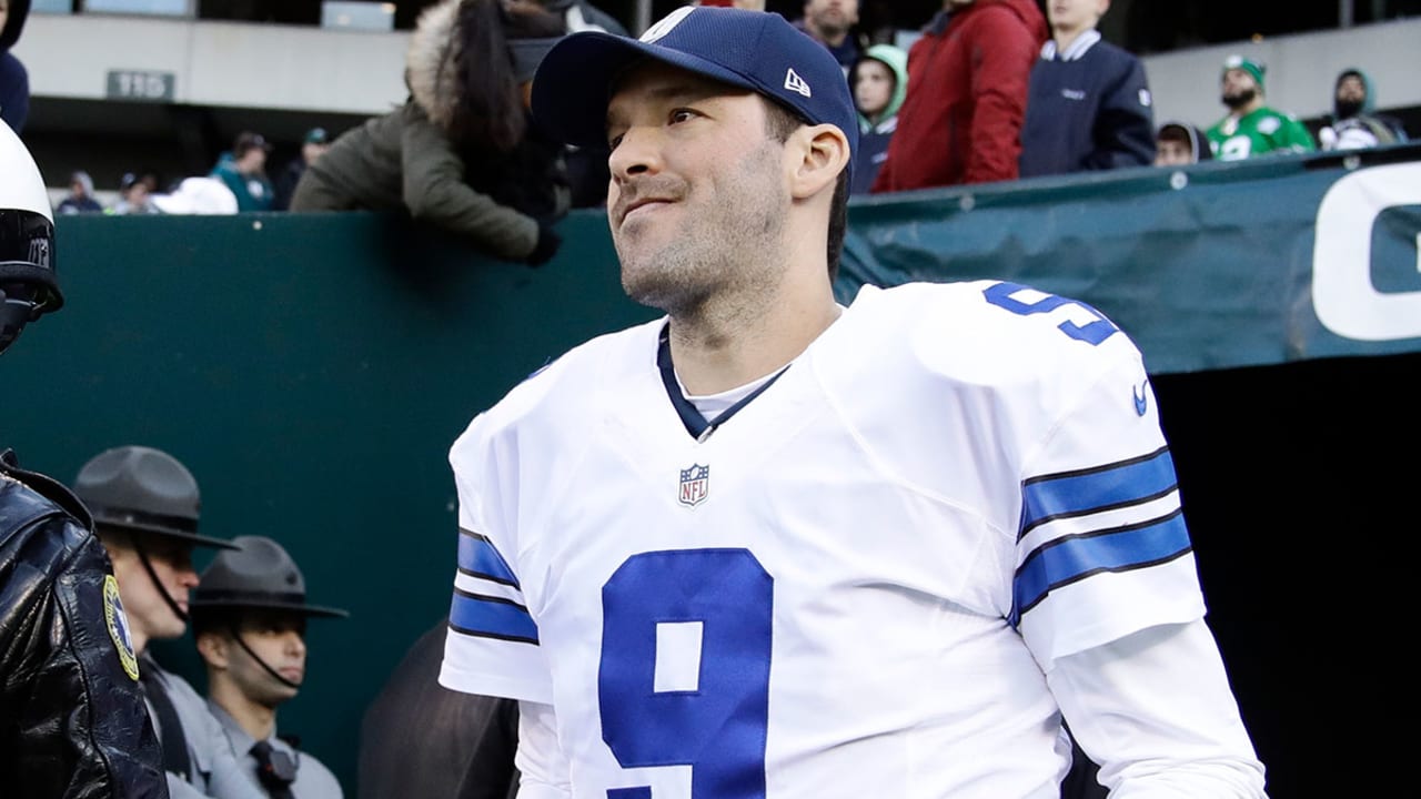 Social media reacts to Tony Romo's retirement
