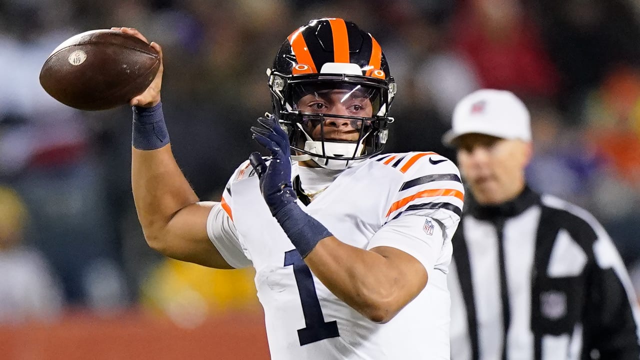 Chicago Bears quarterback Justin Fields' best plays from 320-yard game ...