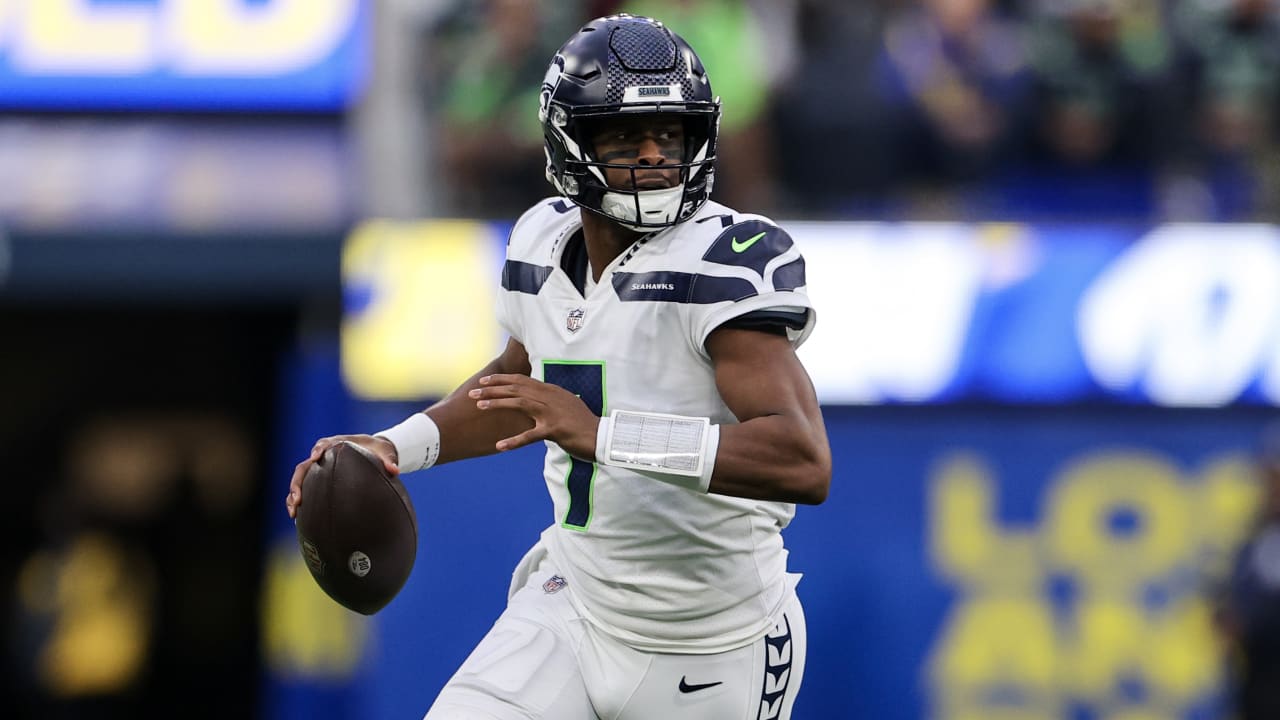 NFL Fantasy 2022 Start 'Em, Sit 'Em Week 14: Quarterbacks