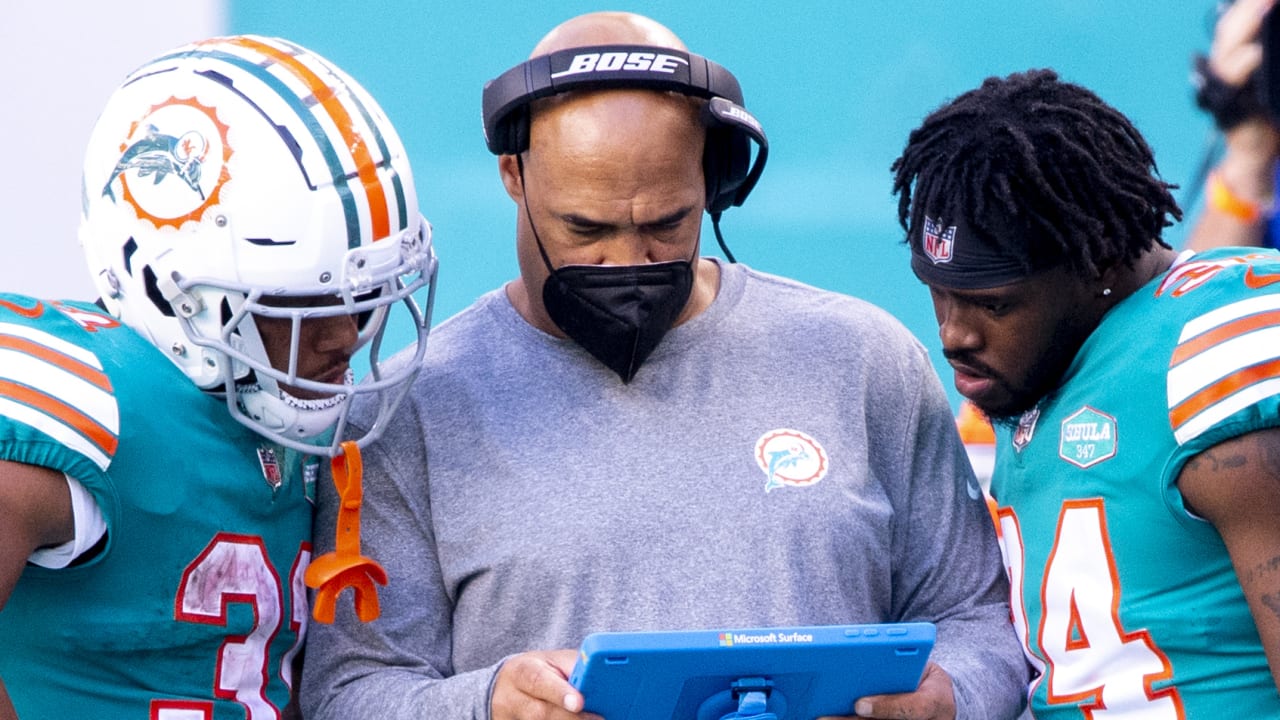 NFL Network's Tom Pelissero: Miami Dolphins name Eric Studesville ...