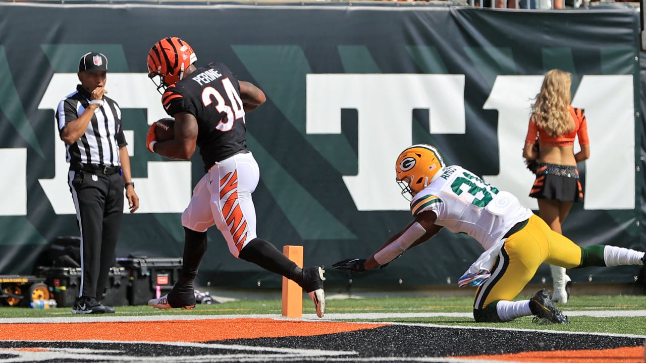 Cincinnati Bengals running back Samaje Perine walks into end zone for ...