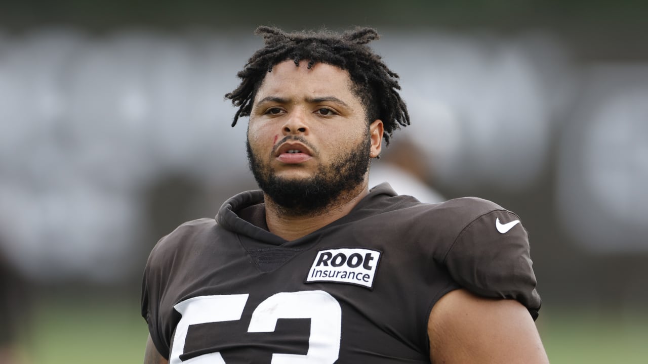 Browns center Nick Harris (knee) placed on injured reserve, ending his ...
