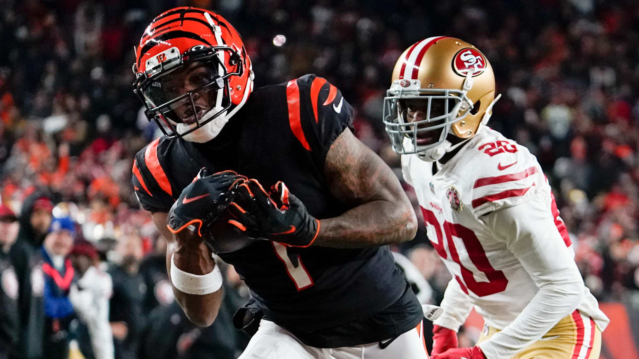 Cincinnati Bengals quarterback Joe Burrow absolutely dots wide receiver ...