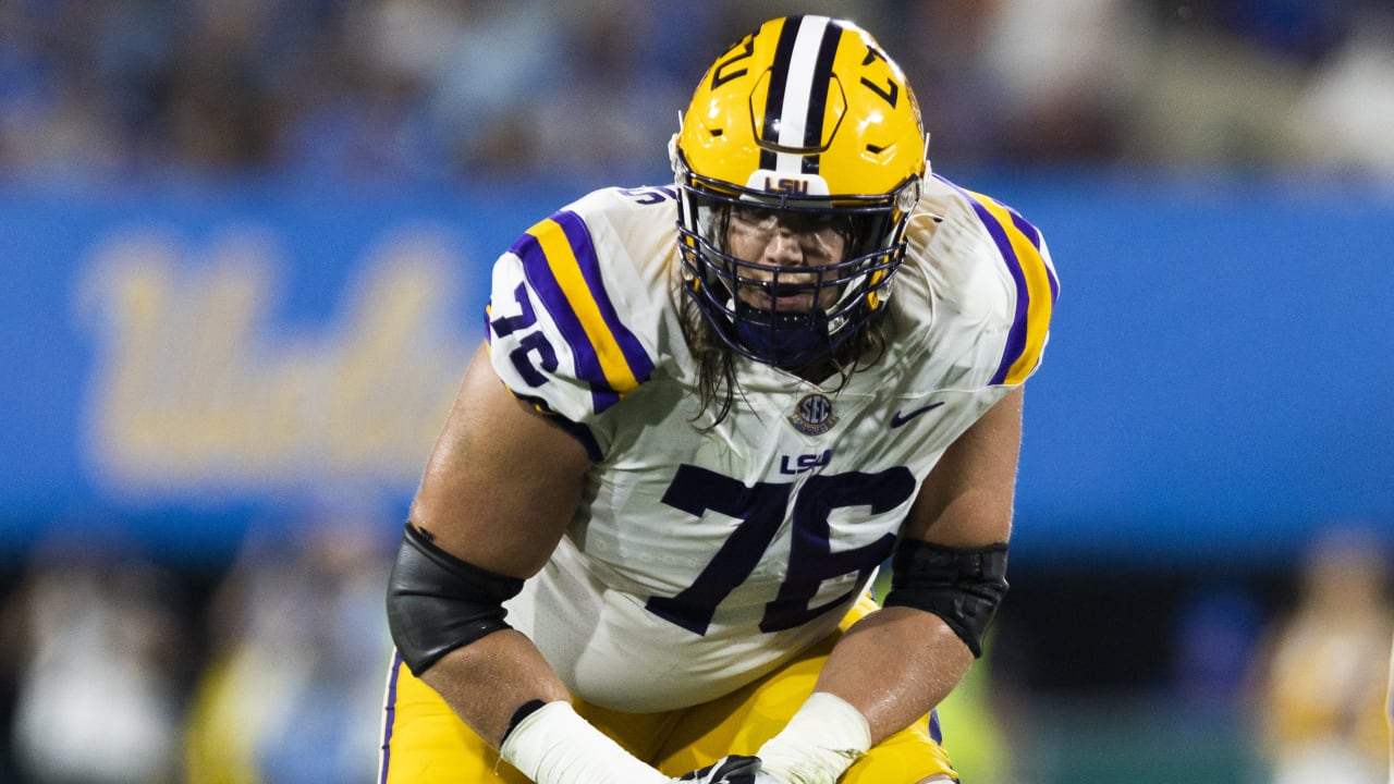 Houston Texans select offensive tackle Austin Deculus with No. 205 pick ...