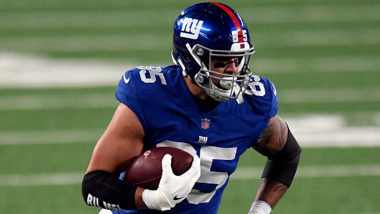 New York Giants tight end Levine Toilolo puts defender on skates for ...