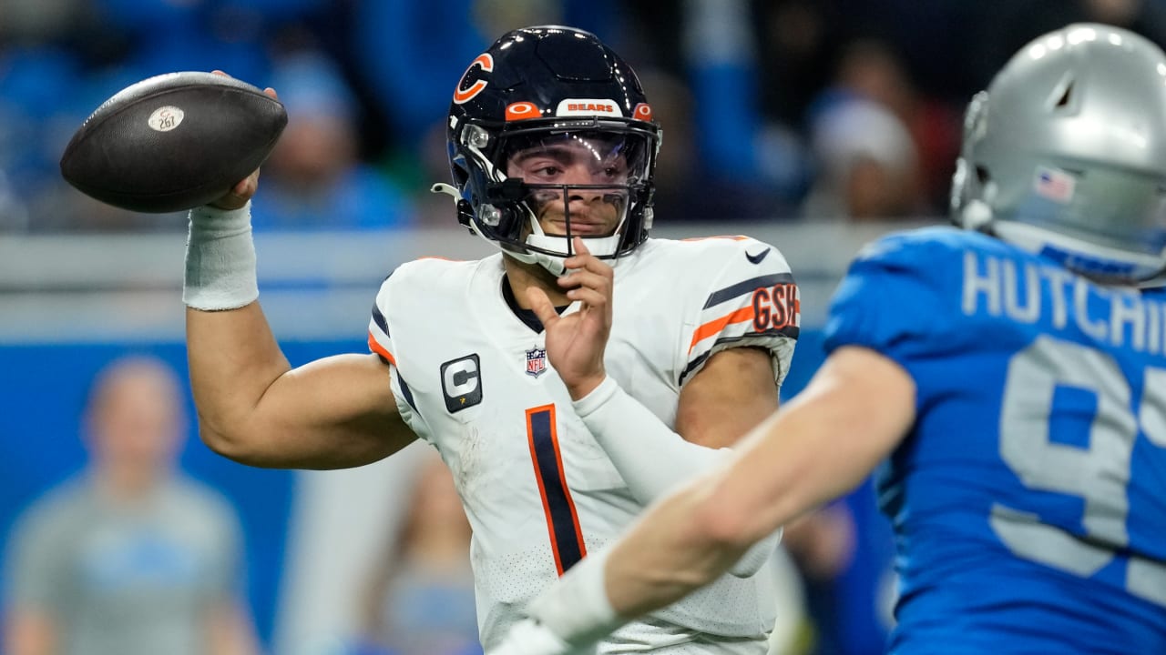 Chicago Bears quarterback Justin Fields' best plays vs. Lions | Week 17