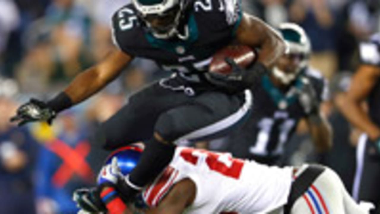 LeSean McCoy breaks out in Eagles' win over Giants
