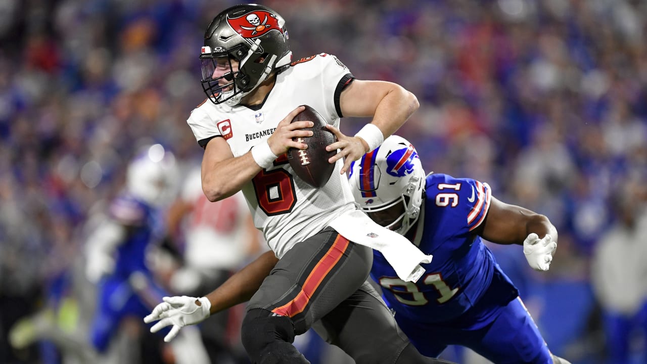 Buffalo Bills defensive tackle Ed Oliver's bull rush leads to a 6-yard ...