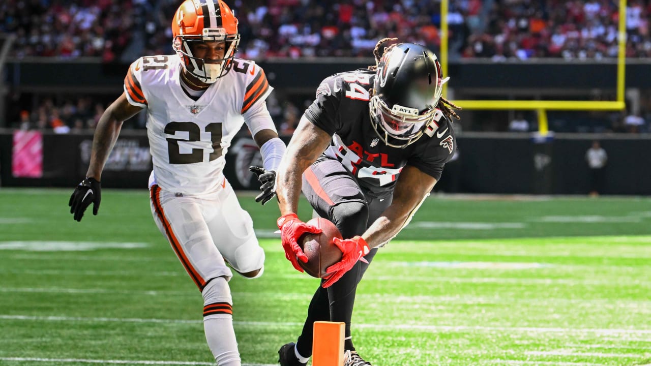 Atlanta Falcons wide receiver Cordarrelle Patterson's swift pylon reach ...