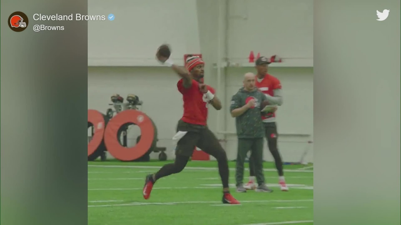 First look: Cleveland Browns quarterback Deshaun Watson throwing passes ...