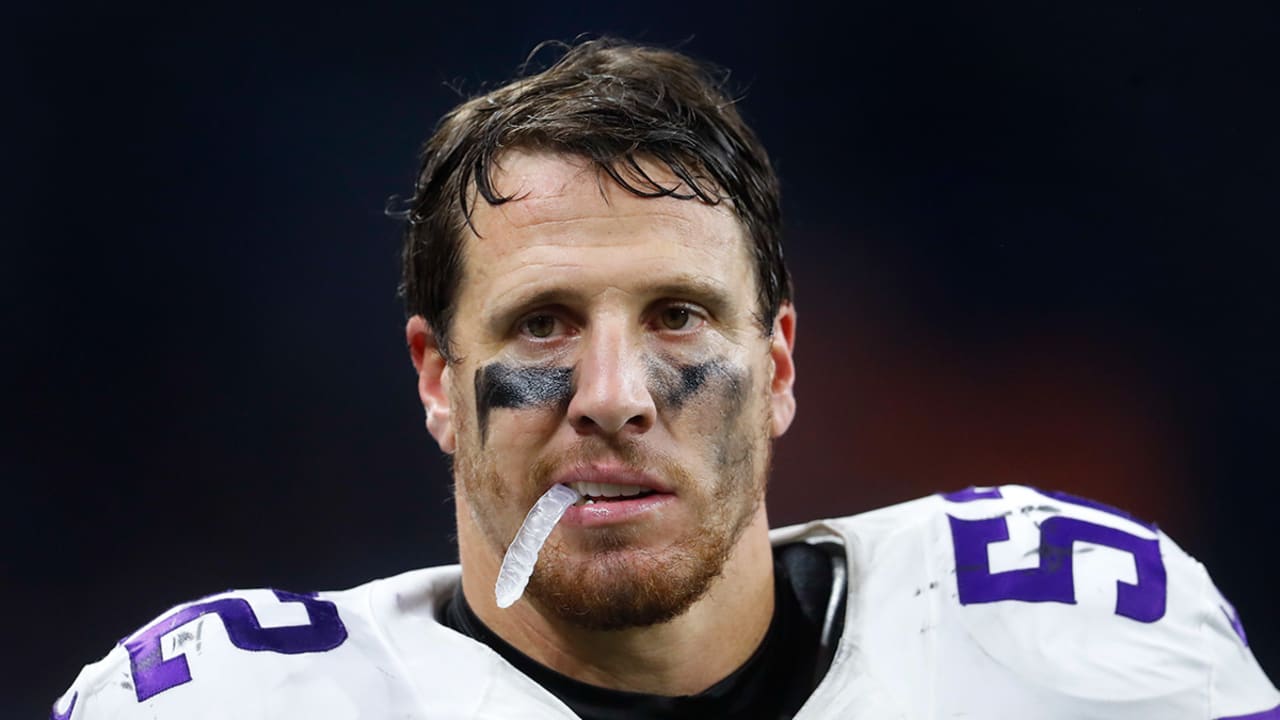 Minnesota Vikings linebacker Chad Greenway to retire