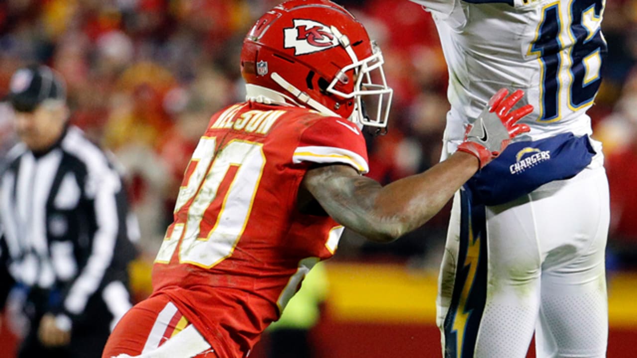 Nelson's costly holding penalty gives Chargers a first down on fourth ...