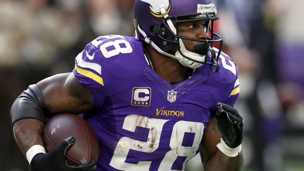 Adrian Peterson's dad hopes RB finishes in Minnesota