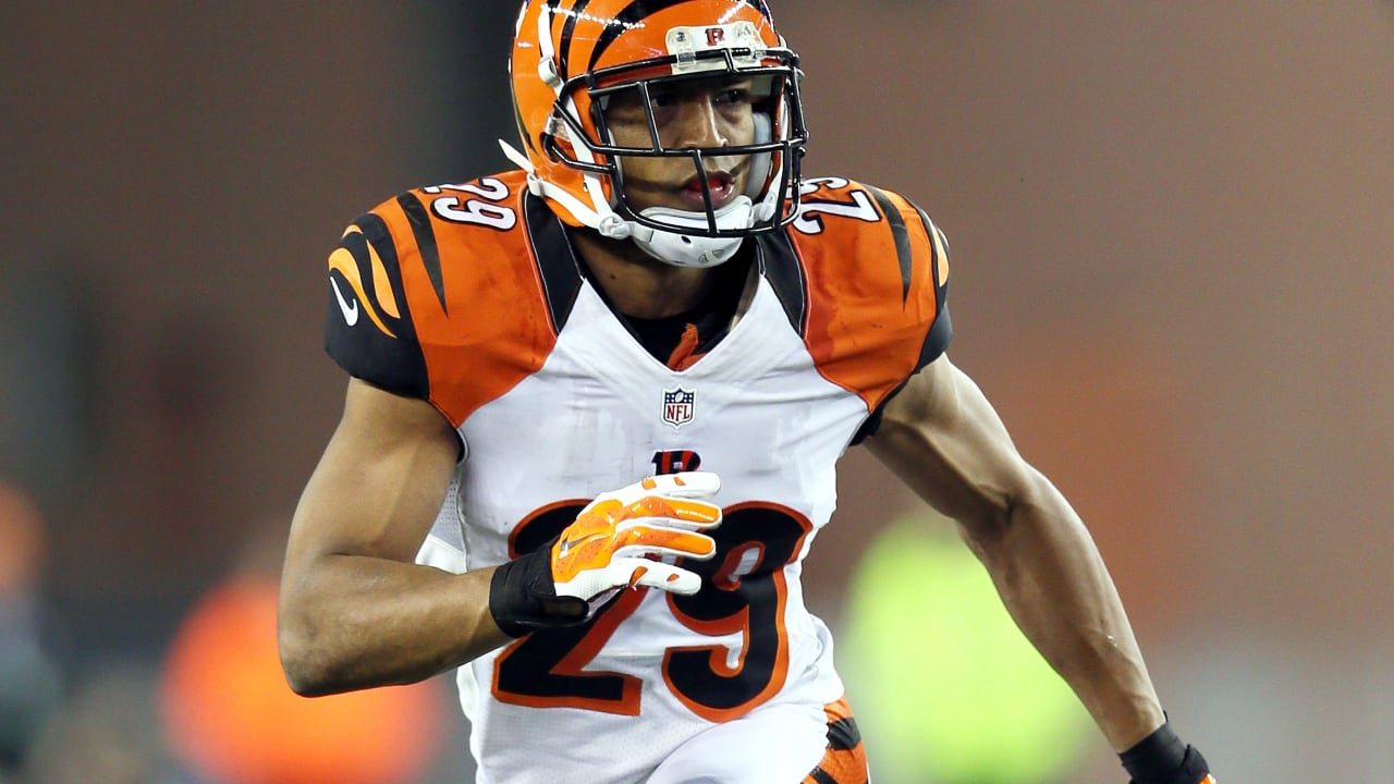 Leon Hall signs one-year contract with New York Giants