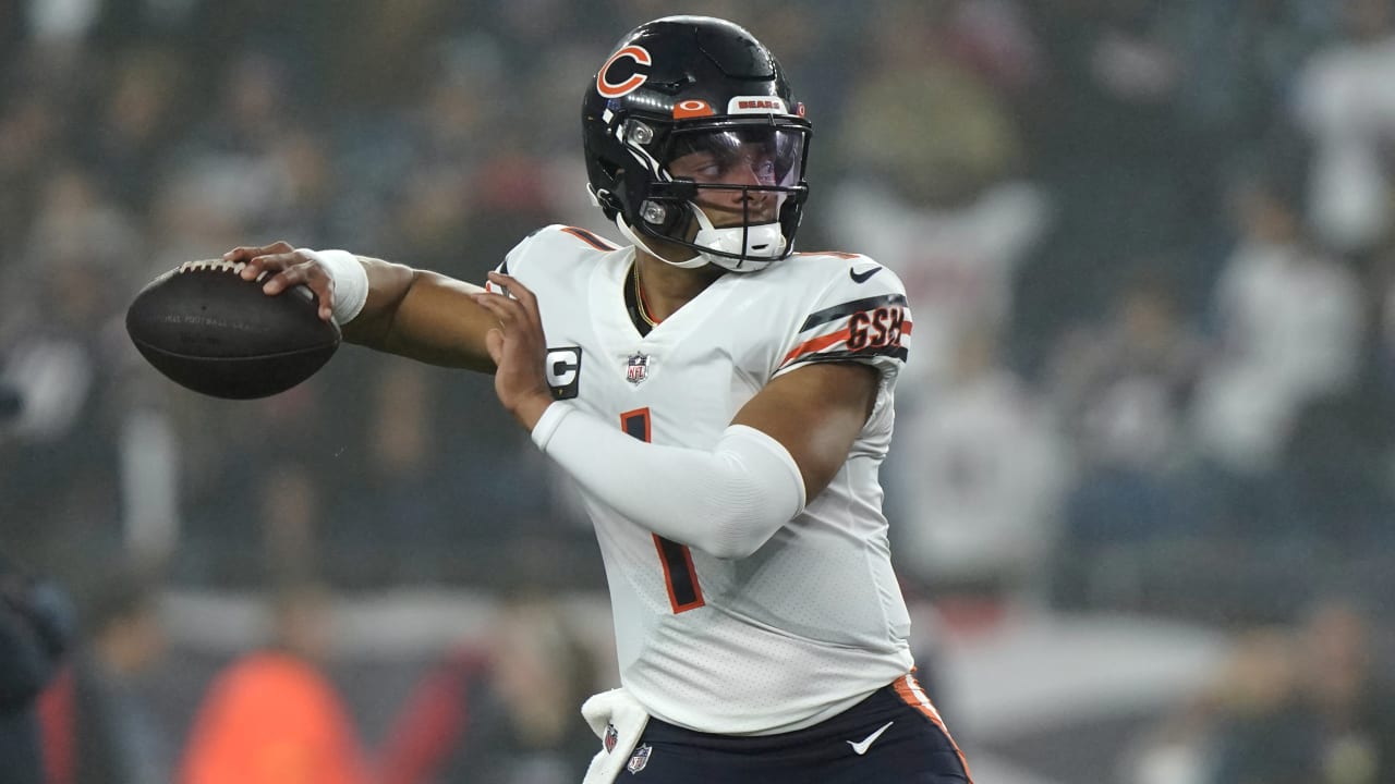 Chicago Bears quarterback Justin Fields' best plays from 261-yard game ...