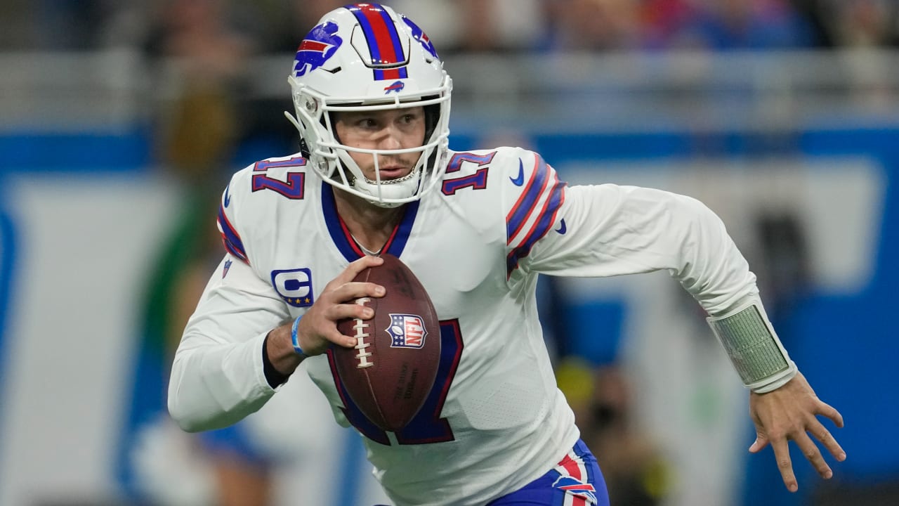 Buffalo Bills quarterback Josh Allen calls his own number on 21-yard rush